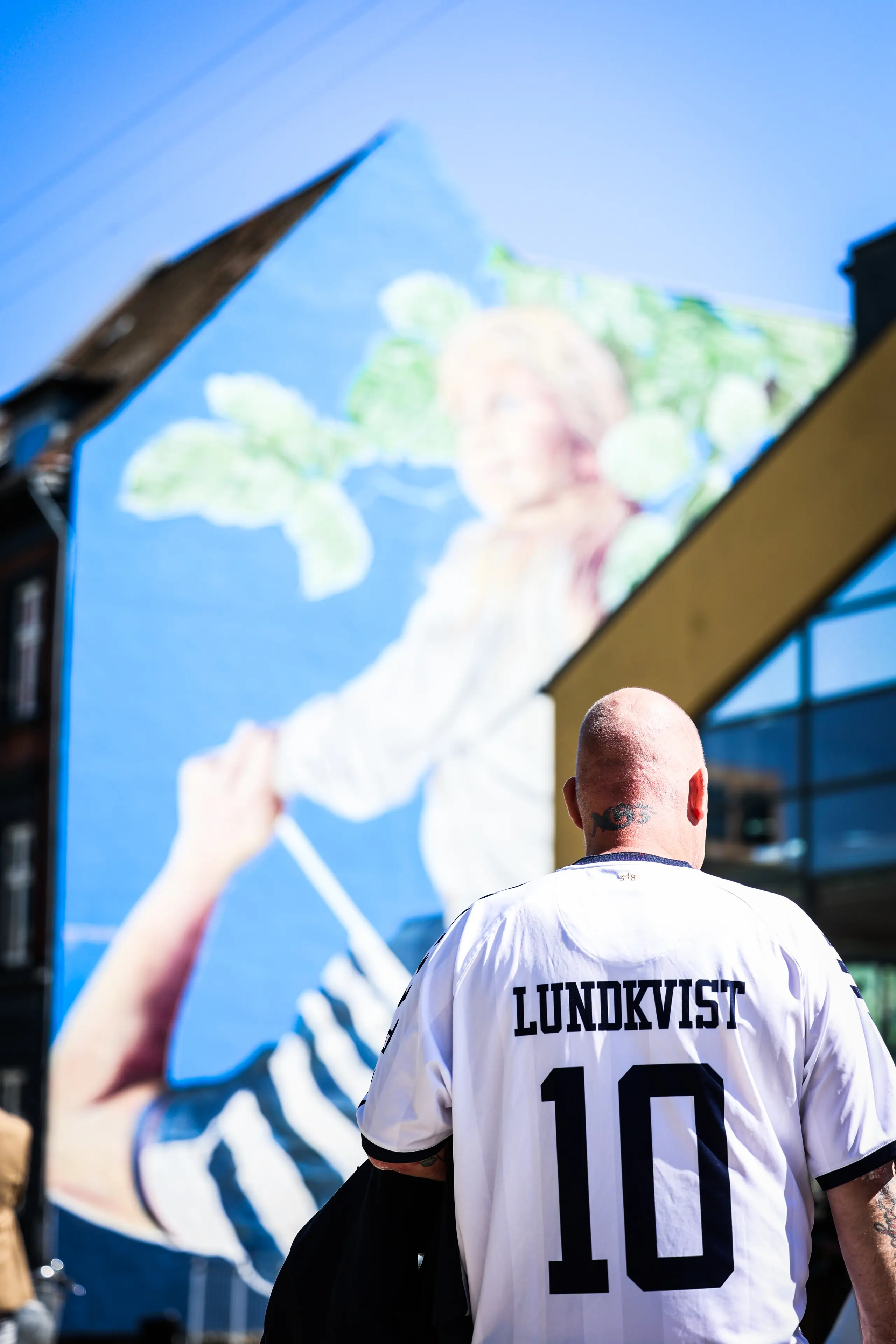 MED BLIKKET MOD FREMTIDEN - NYT GAVLMALERI INDVIET I DAG