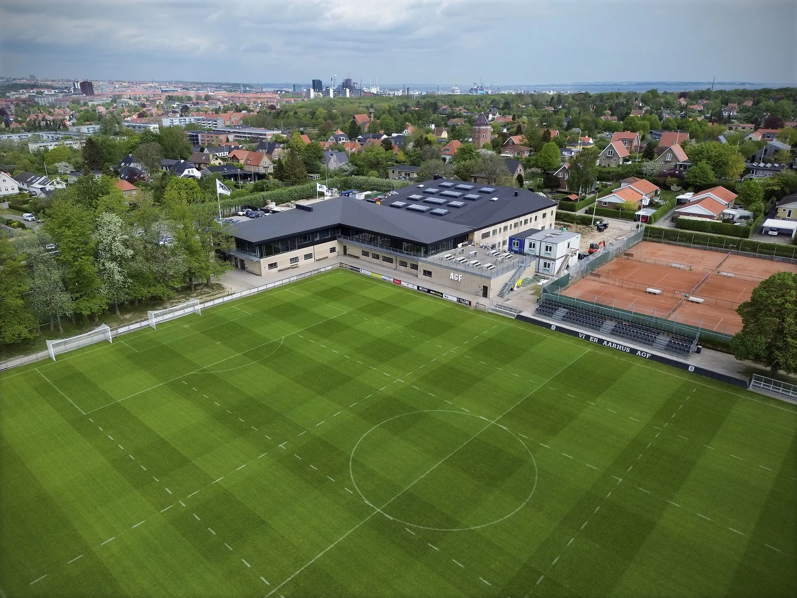 SØNDAGENS KAMP - TI TAL OM PROVINSKLASSIKEREN