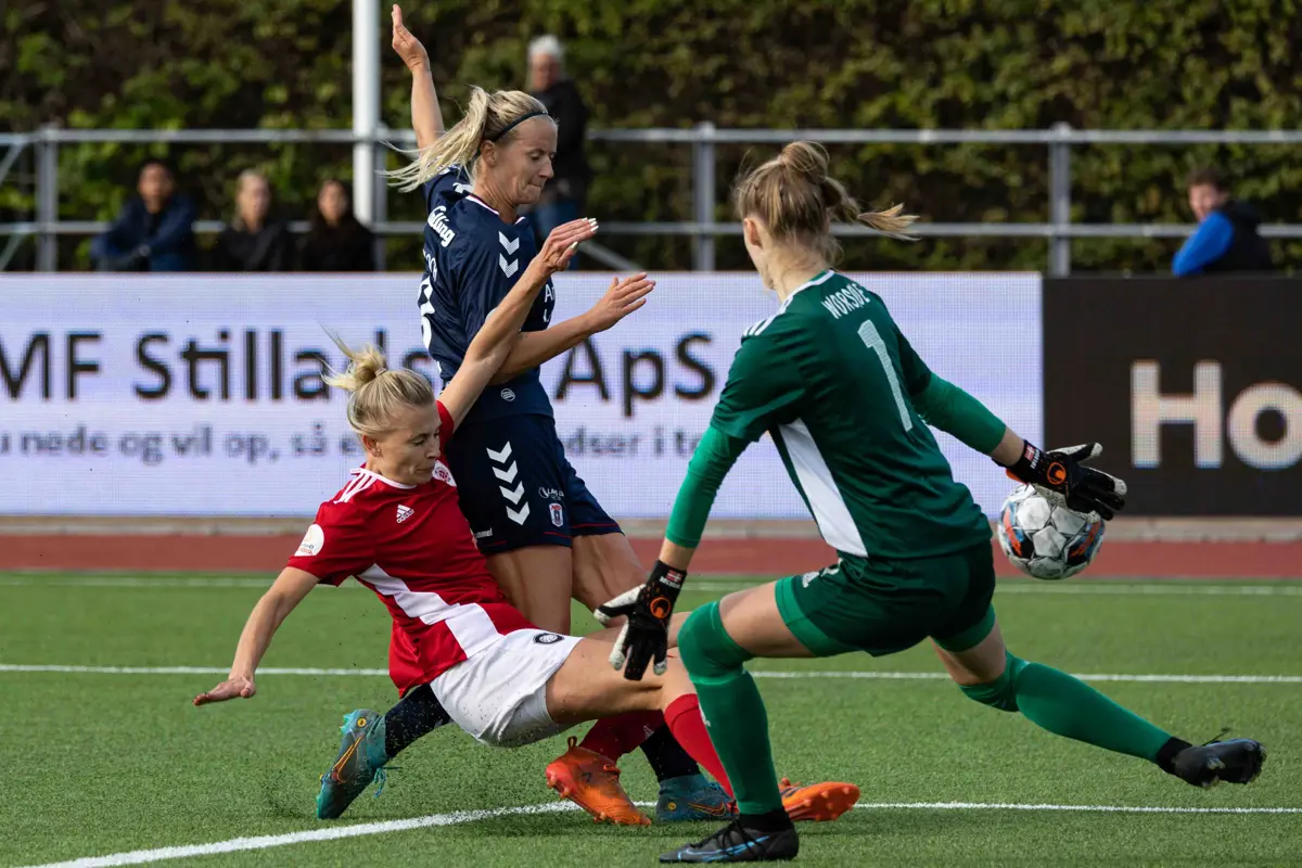 AGF KVINDEFODBOLD: SUR DAG I SUNDBY
